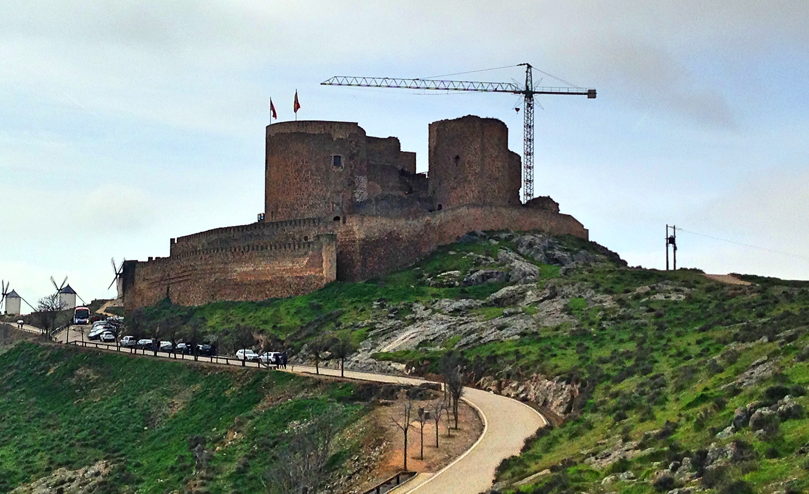 Difficult Day Trips: Consuegra – Lotz in Translation